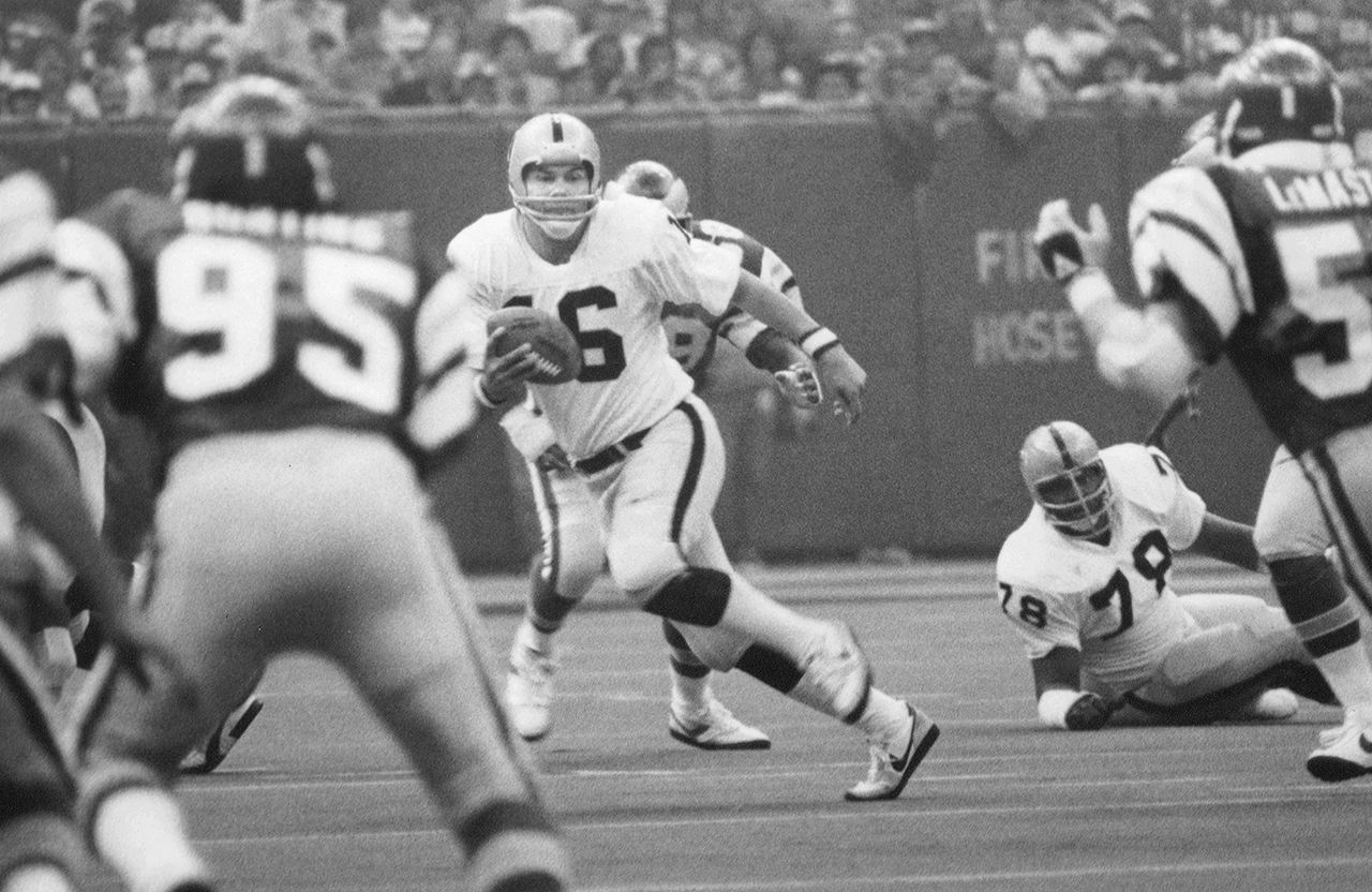 Raiders Historian | Vegas Never Sleeps